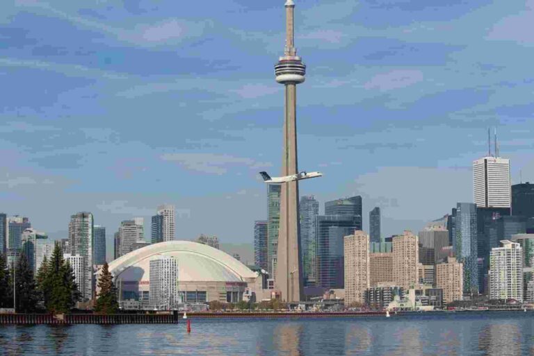 Toronto CN Tower Area: Top Retail Options